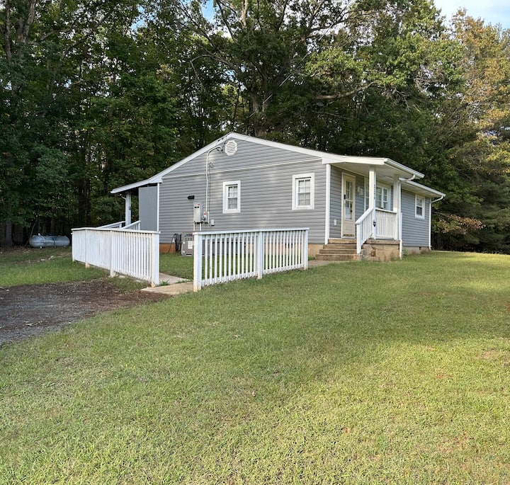 Blueridge Getaway In Monroe Va - Big Island, VA