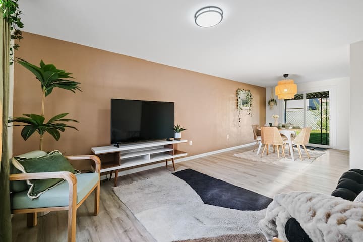 New Luxury 1br ~ Parking + 10min Walk To Ppg Arena - Pittsburgh, PA