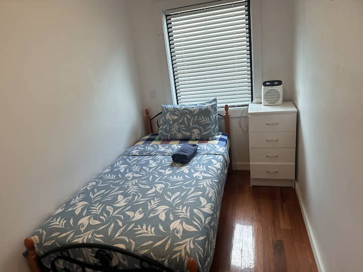 Small Cozy Room, Suit For Single - Fairfield