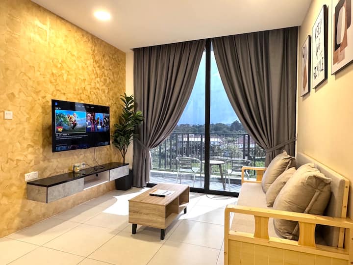 (D323) The Podium-3r2b@free 2 Parking (12 Pax) - Kuching