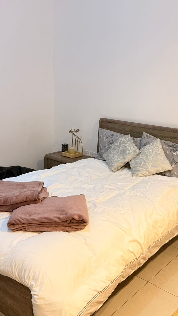 Cozy Luxury Studio 10min To Airport, Peaceful Stay - Sharjah