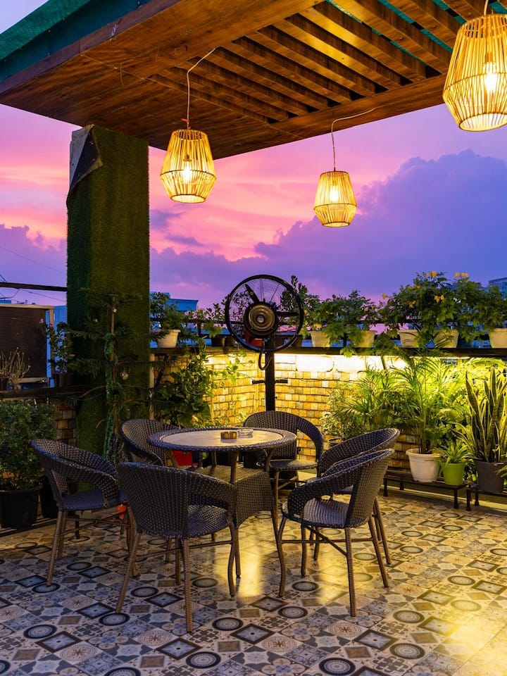 Gogo Homes Kimika •Private Rooftop• Ps5 • Jacuzzi! - Gurugram