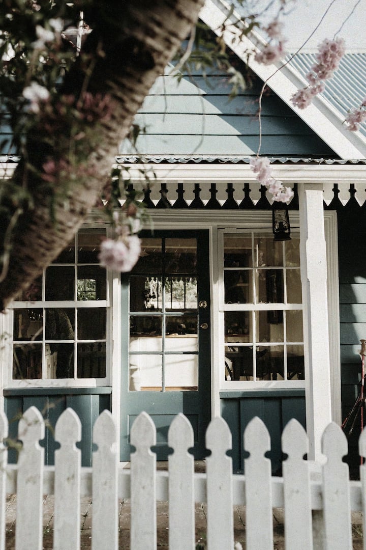 Charming Cottage For Two. Pooch Friendly. - Akaroa