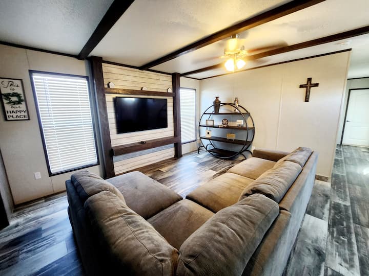 The Gray House - Baytown, TX