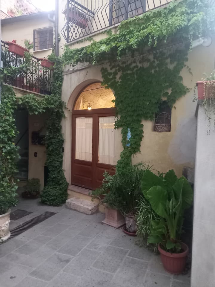 La Casa In Piazza - Pitigliano