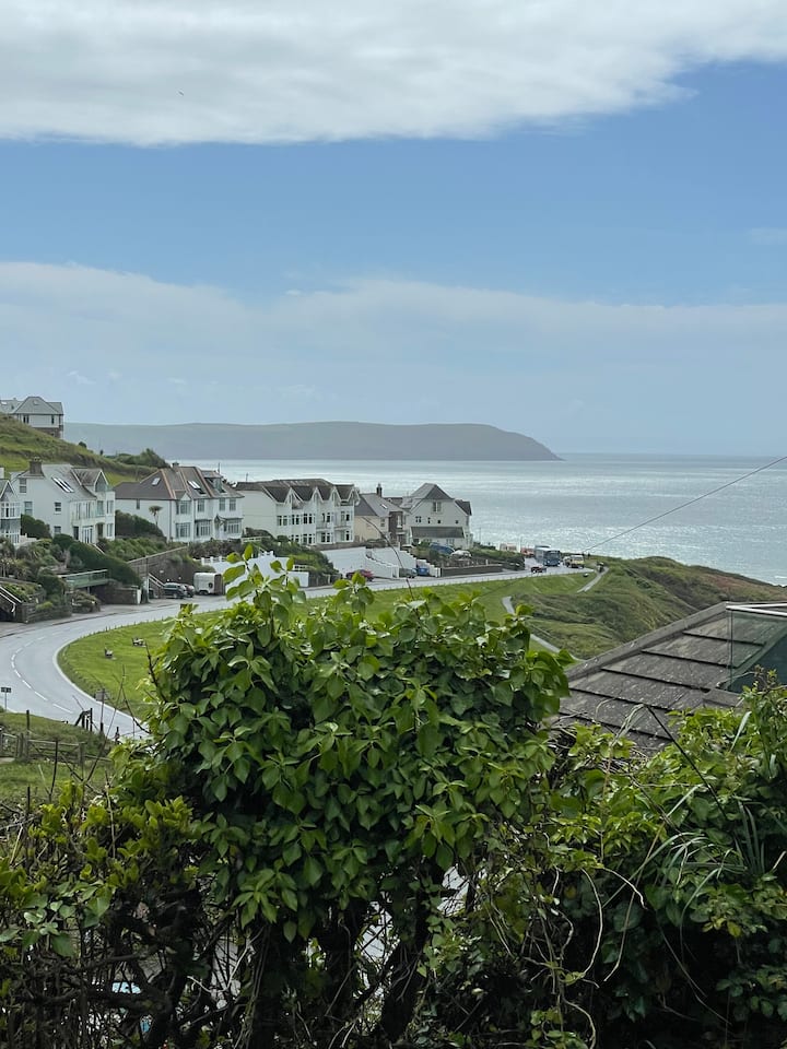 Upper Burnside
4 Bed Apartment With Sea Views - Croyde