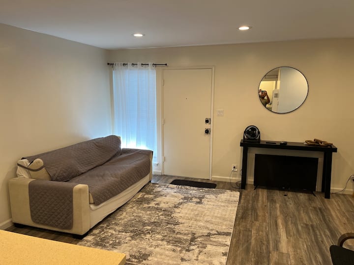 Cozy Entire Apartment In Downtown Oakland - Oakland, CA