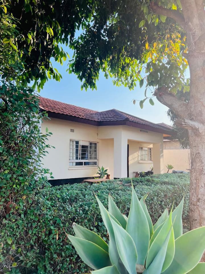The Java Tree Cottage - Zambia