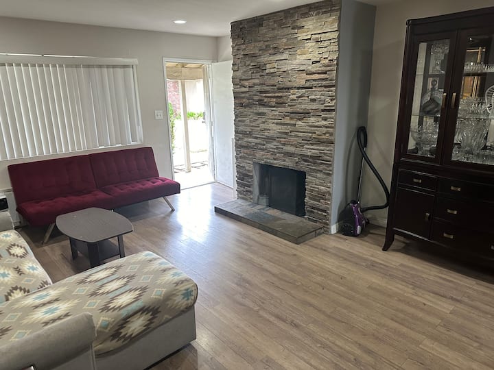 Single Story 2bed 2 Bath Condo - Orange County, CA
