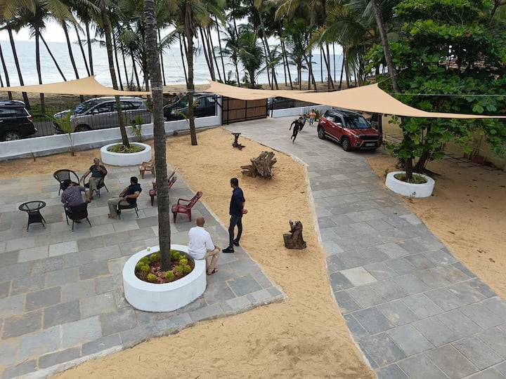 Premium Beachfront 3br With Pool - Villa Marina Ii - Nileshwar