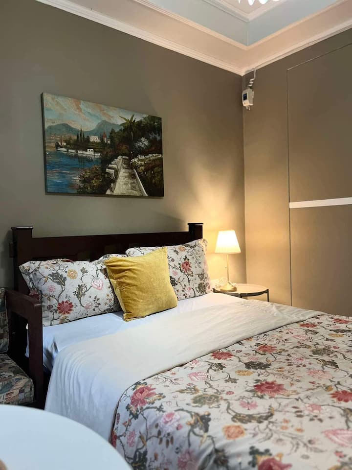 Apolonia Transient House - The White Room - Baguio