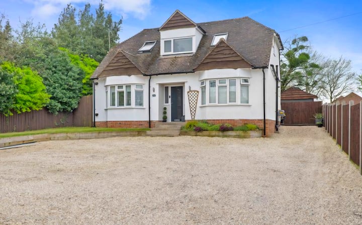 Spacious Detached Home 1 Mile To Racecourse. - Cheltenham