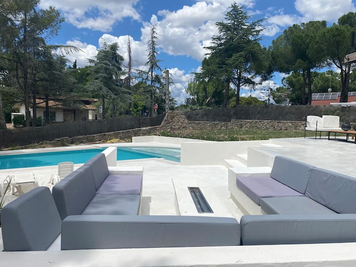 Amazing Villa Only 20 Minutes From Madrid - Villanueva de la Cañada