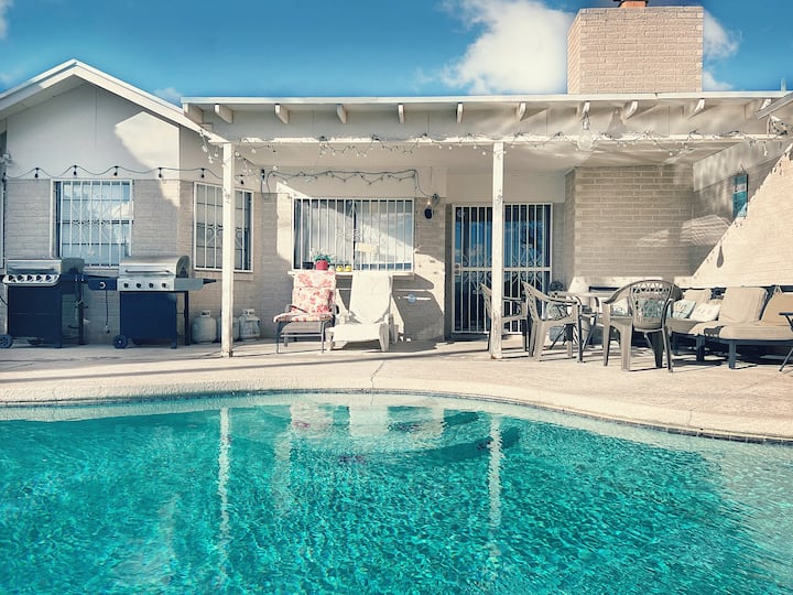 Big Beautiful House With Pool - El Paso, TX