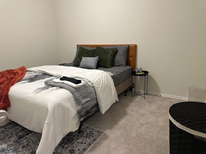 Tranquil & Cozy Retreat Home Near Lake Ray. - Mesquite, TX