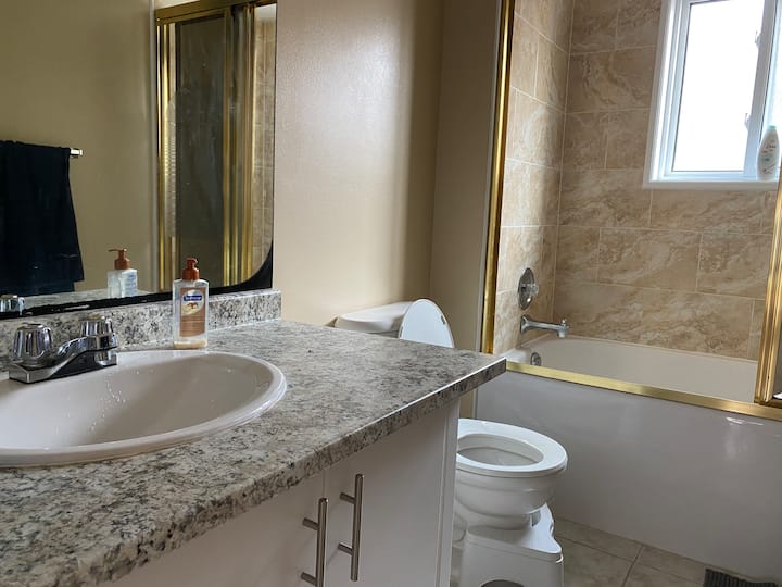 Private Room By The Lake - Whitby