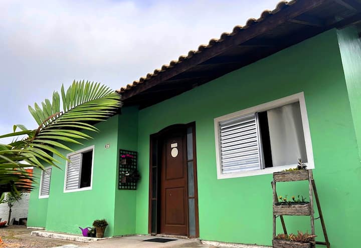 Ampla Casa 3 Quartos Com Pátio - Florianópolis