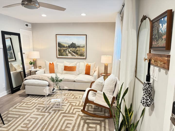 Walk To 6th St, Downtown, Zilker Park & More - Austin