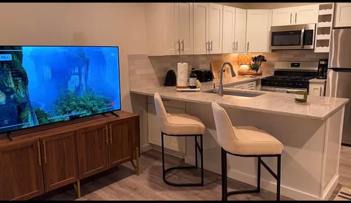 Walk To 6th St, Downtown, Zilker Park & ​​More - Austin, TX