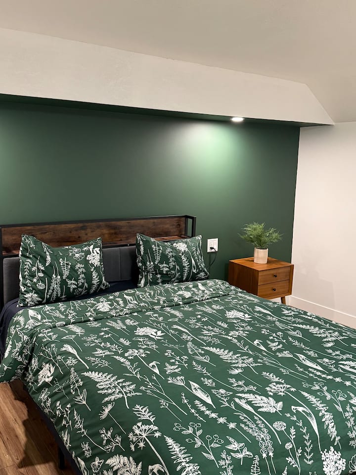 Beautiful Apartment On Brown St! - Dayton, OH