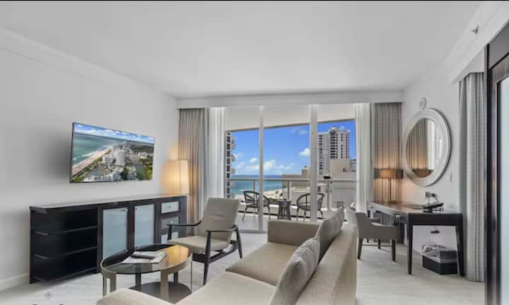 Fontainebleau Miami Beach, 3 Beds, 6 Guests - Miami Beach, FL