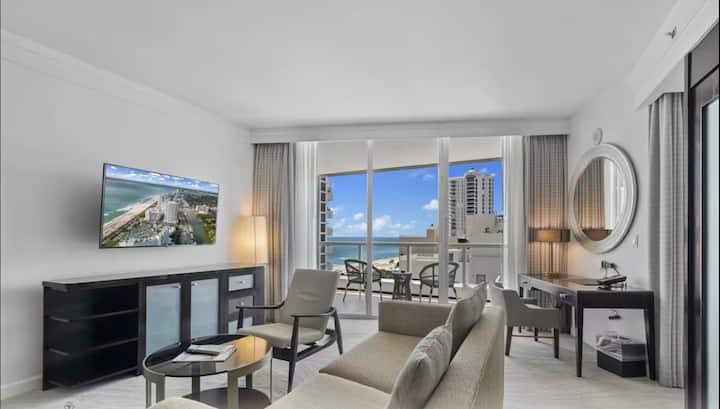 2 Fontainebleau Connectin Suites, 10 Guests, Spa, - Miami Beach