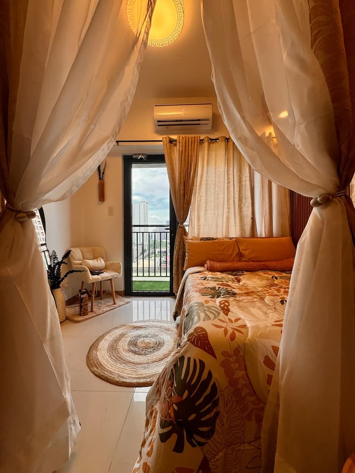Elegant Condo W/ Balcony, Makati - Taguig
