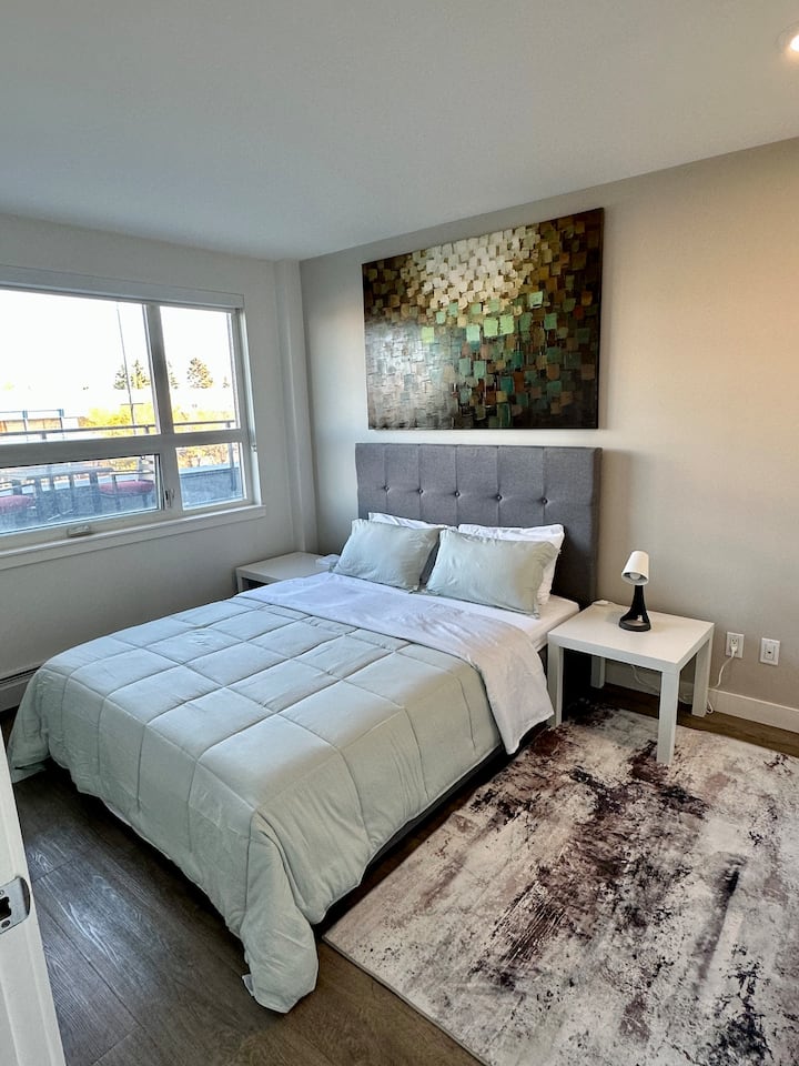 Centrally Located Apartment - Alberta