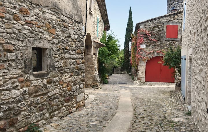 1 Bedroom Pet Friendly Home In Aiguèze - Saint-Martin-d'Ardèche