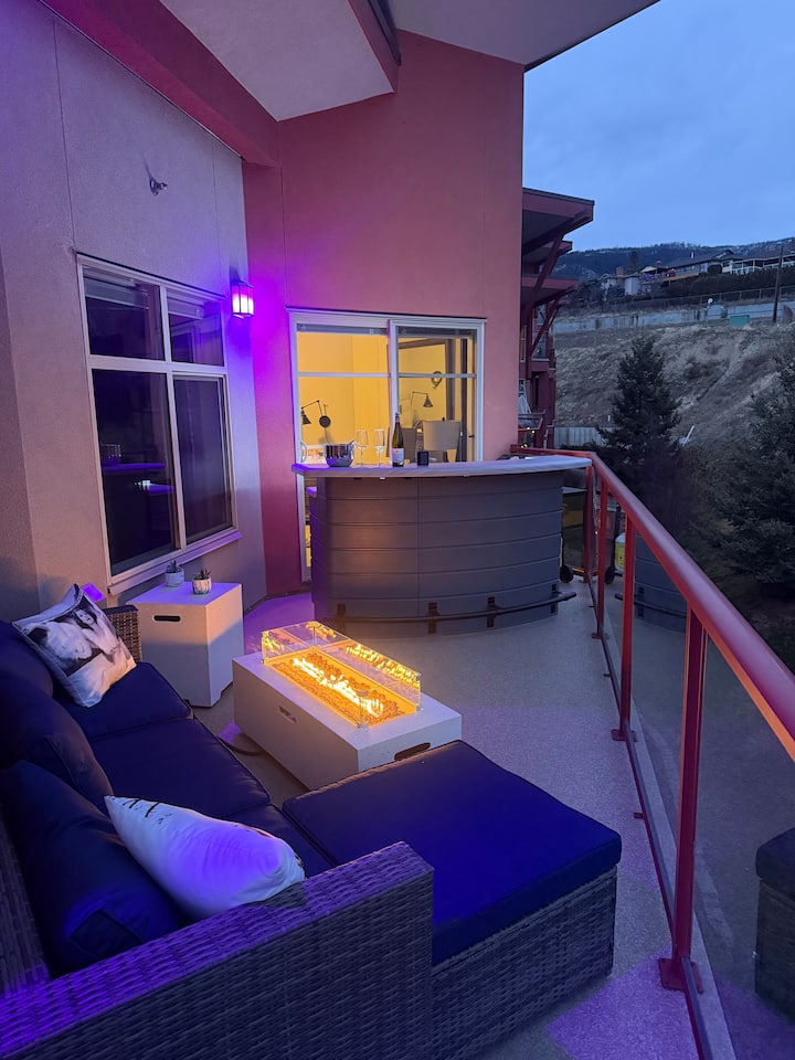 Copper Sky “Penthouse-vibe”
Top-floor Corner Suite - West Kelowna