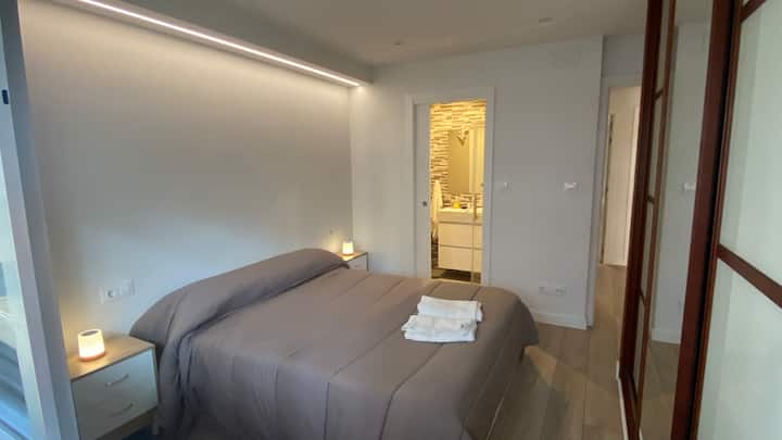 Piso A Estrenar. 2 Habitaciones. Cocina. 2 Baños. - Vigo