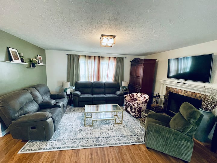 Ne Indy 5-br Home Away From Home - Indiana (State)