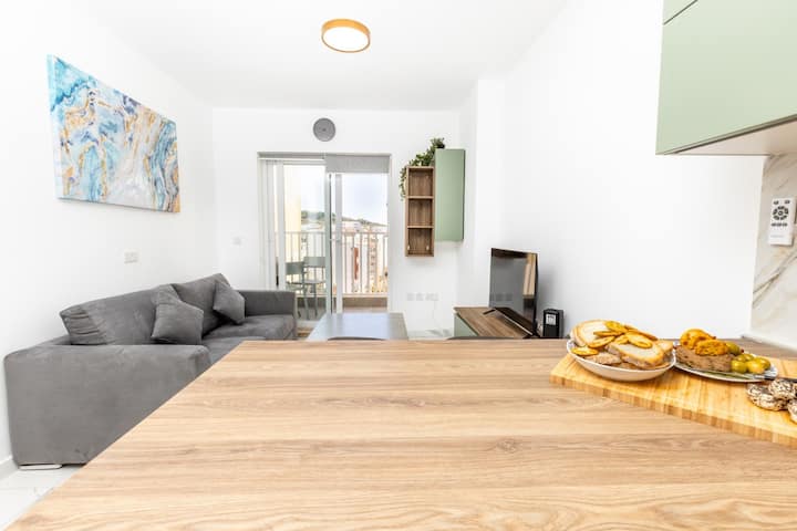 Kensington 2 Bedroom Condo B - Malte