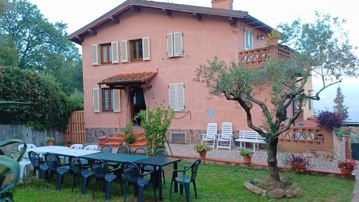 Chez Fredy: Villa Su Tre Piani - Viareggio