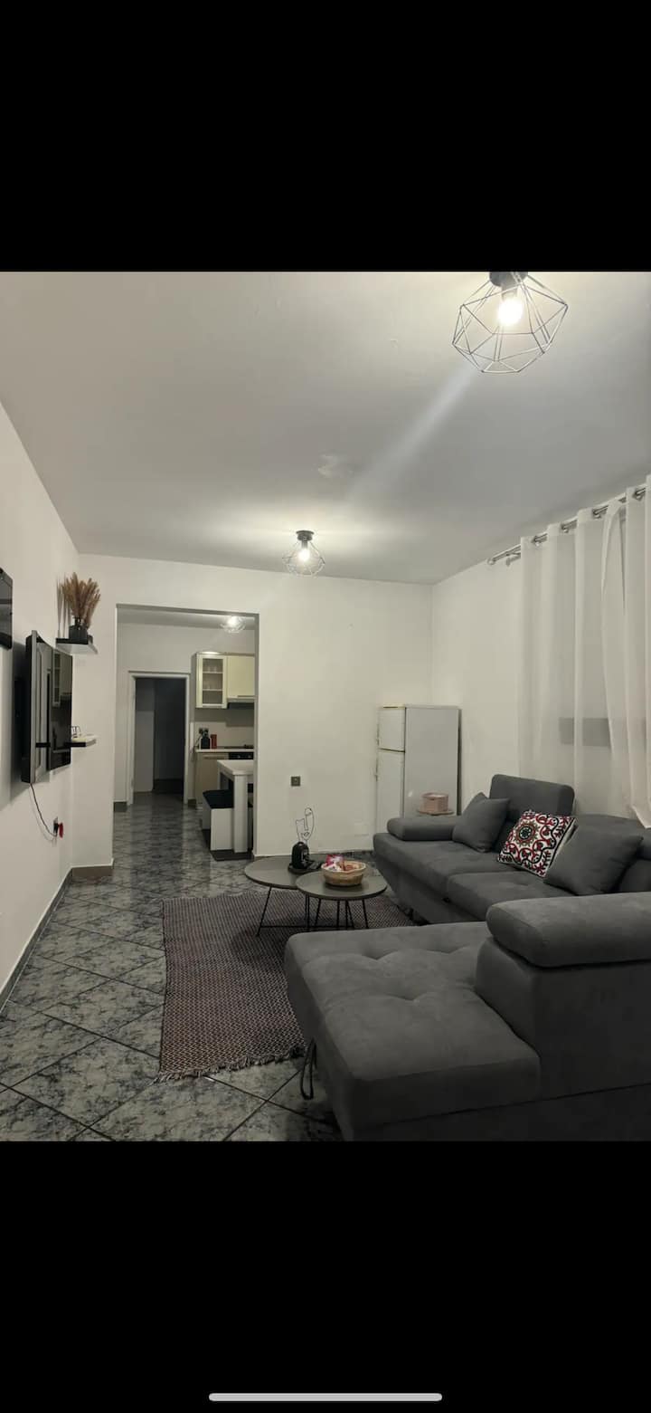 15 Mins To Airport, Self Check-in, Lovely Home - Tirana