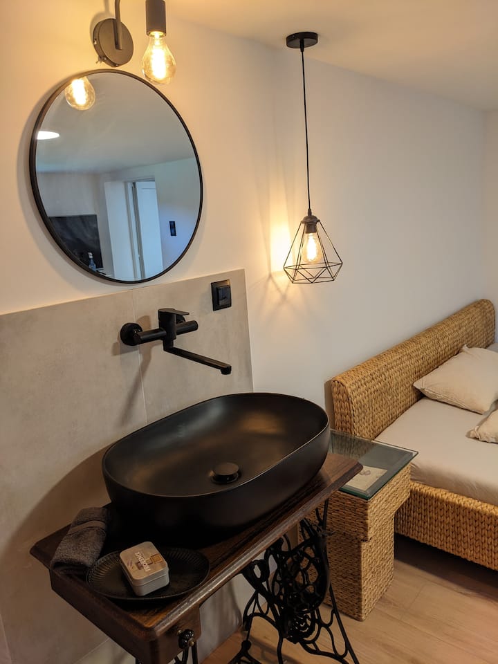 Schönes Zimmer Im Souterrain - Springe