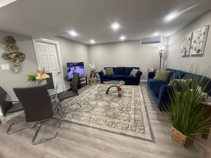 Cozy Private Suite Near Devonshire Mall & Parking - Windsor