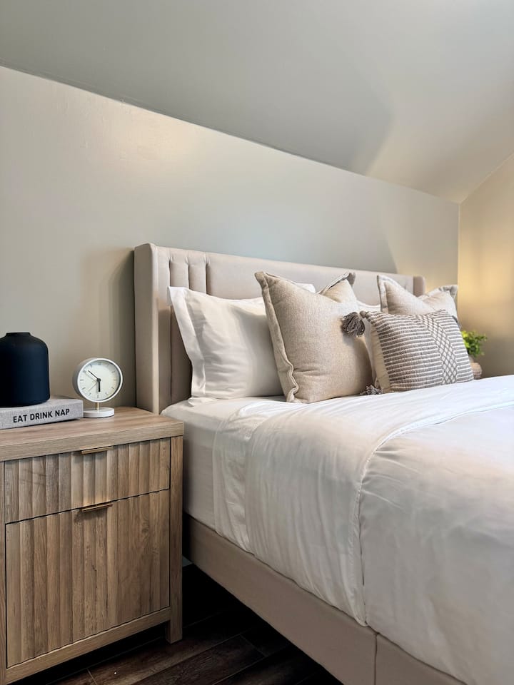 Upstairs Oasis - Timmins