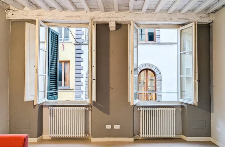 "The Authentic Dolce Vita Experience" - Lucca