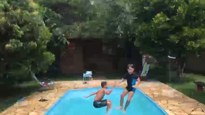 Chacara Tranquila Mil Metros Quadrados - Ibiúna