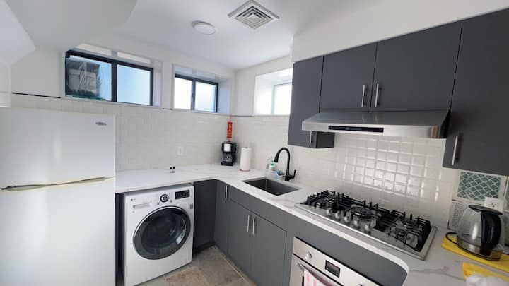 Cozy Beach-side Guesthouse - Staten Island, NY