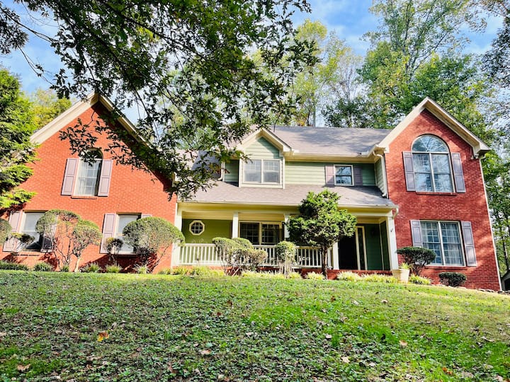 Woodland Entertainment Retreat - Knoxville, TN