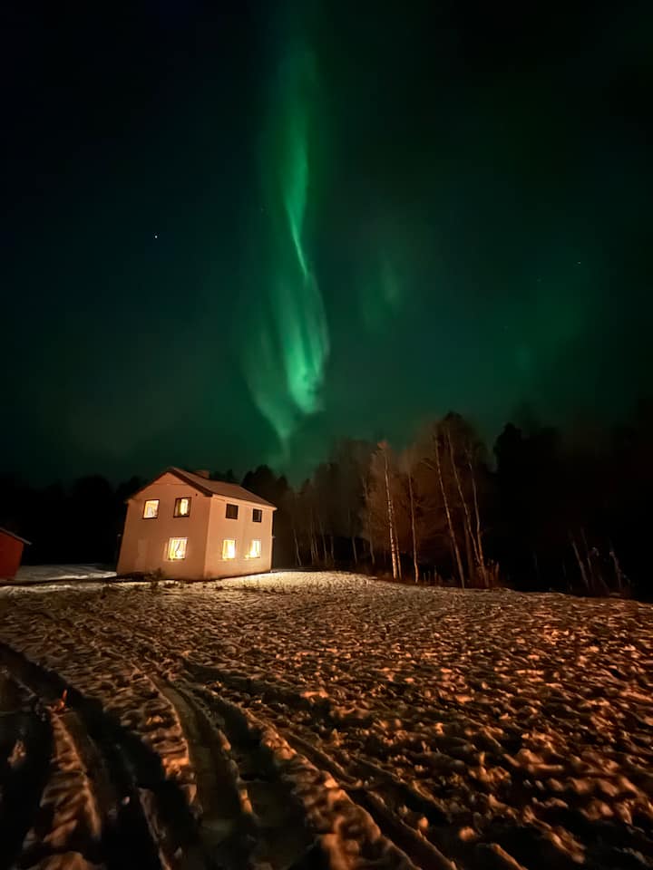 Idyllisk Landsbyhus Med Elveutsikt - Setermoen