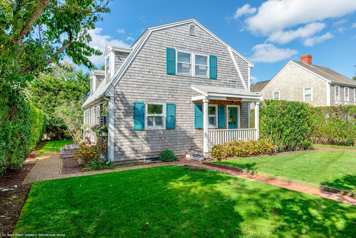 Charming Nantucket Home On Main Street - Nantucket, MA