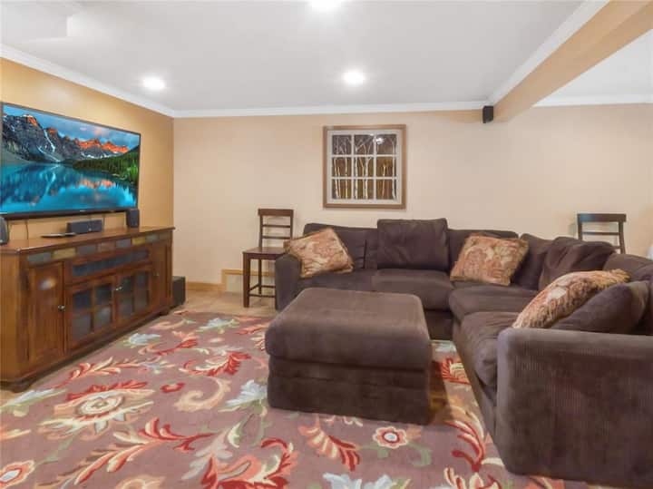 Private Lower Level Suit - Frisco, CO