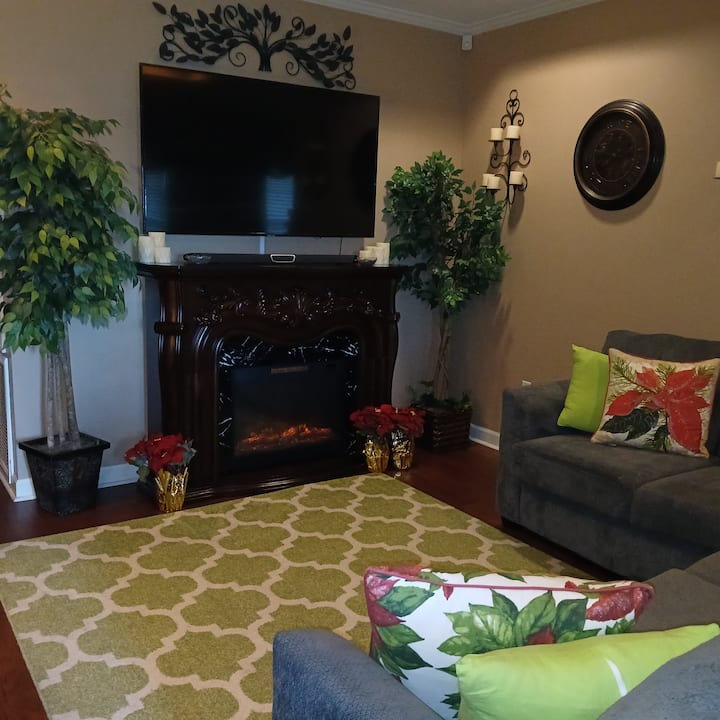 Deluxe Private Room/bathroom-5 Min To South - Mobile, AL