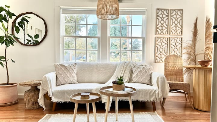 ‘Casita Tulum’ 7 Miles To Disney + Free Parking! - Santa Ana, CA