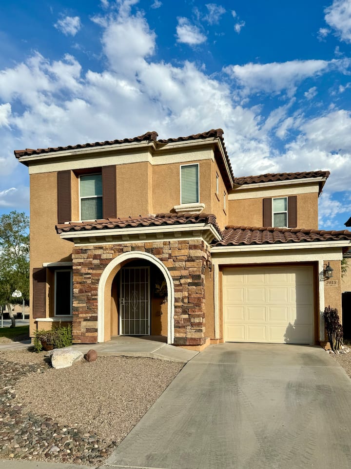 Cozy House With Green Areas - Tucson, AZ