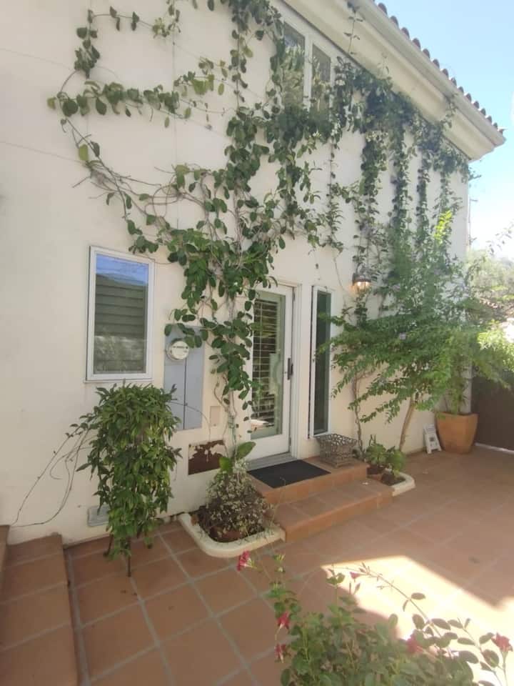 Cozy Room - Santa Barbara, CA