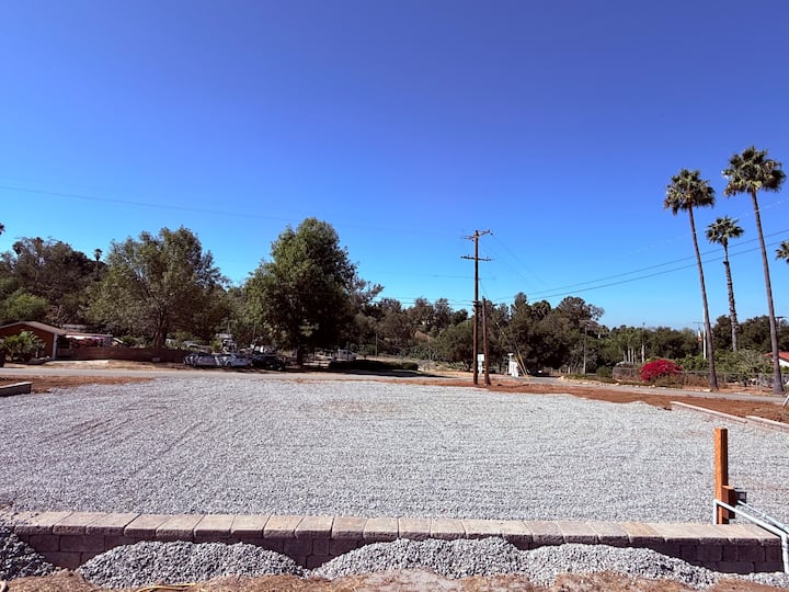 Easy Rv Vista *Space Only* Right - Vista, CA